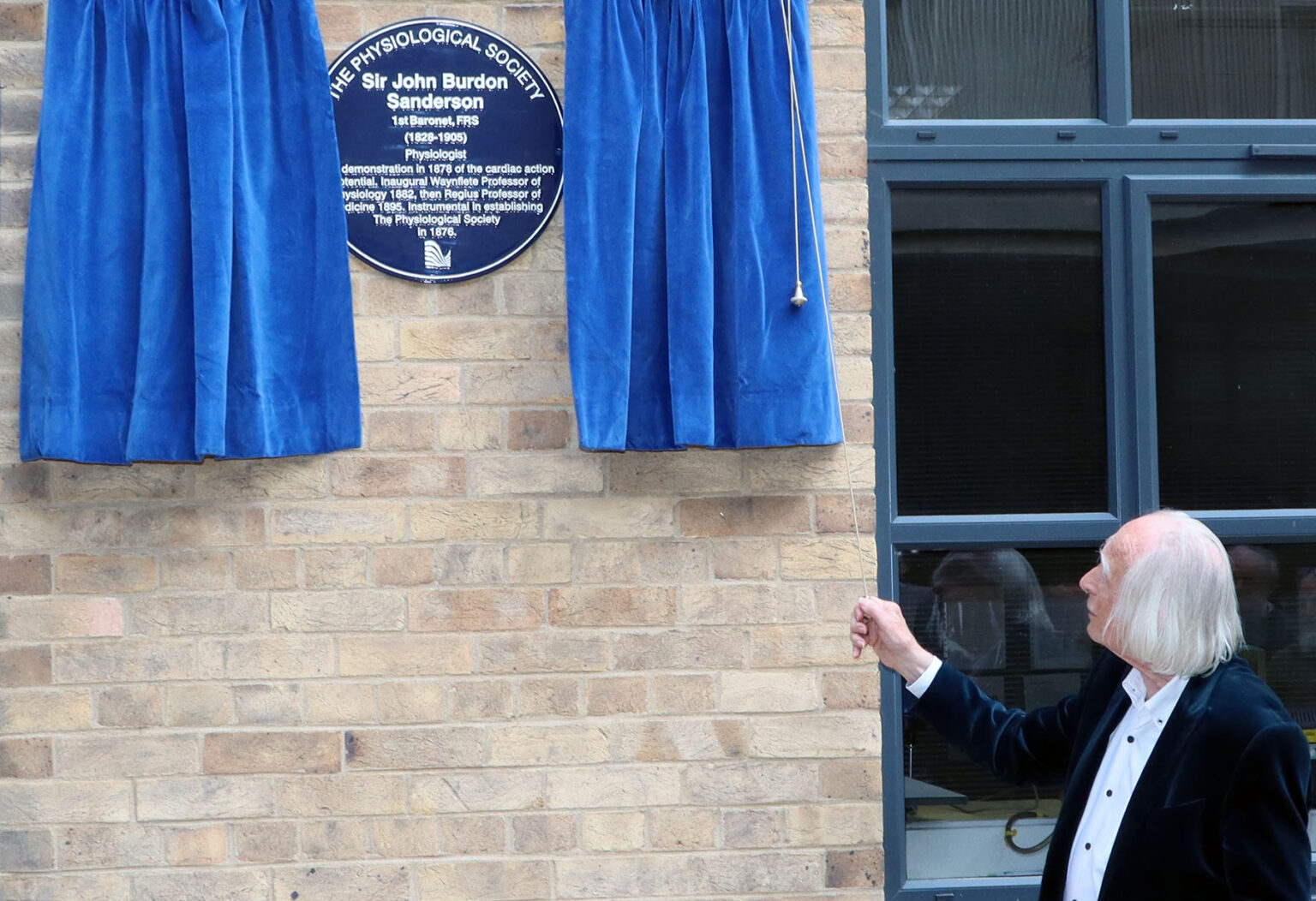 Blue plaque unveiled in Oxford to celebrate Sir John Scott Burdon ...